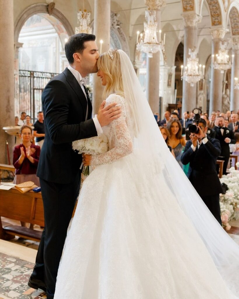 FOTOT / I biri kurorëzoi dashurinë në Romë, Topalli ndan momente nga ...